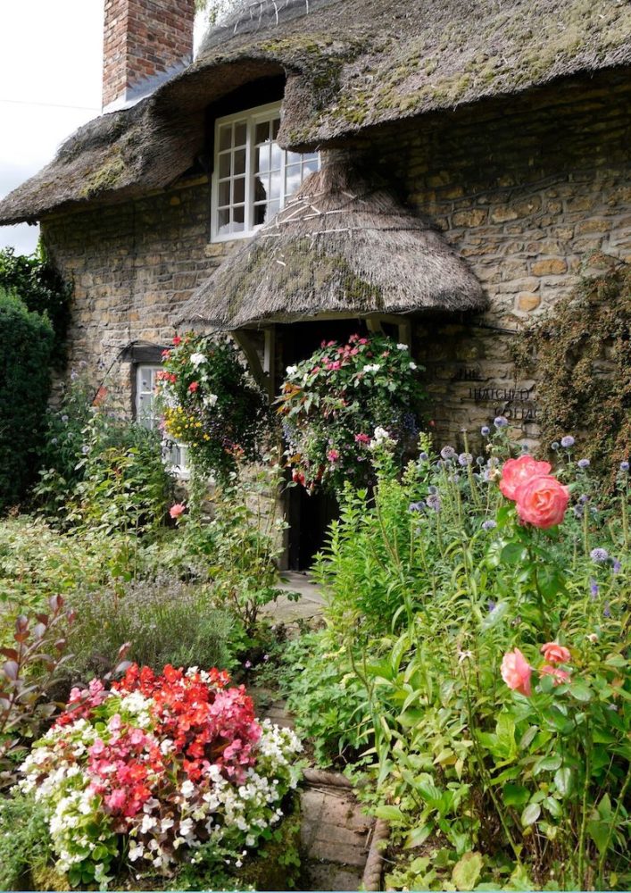 24 Beautiful Thatched Cottages in England + 5 You Can Stay in! | Day ...