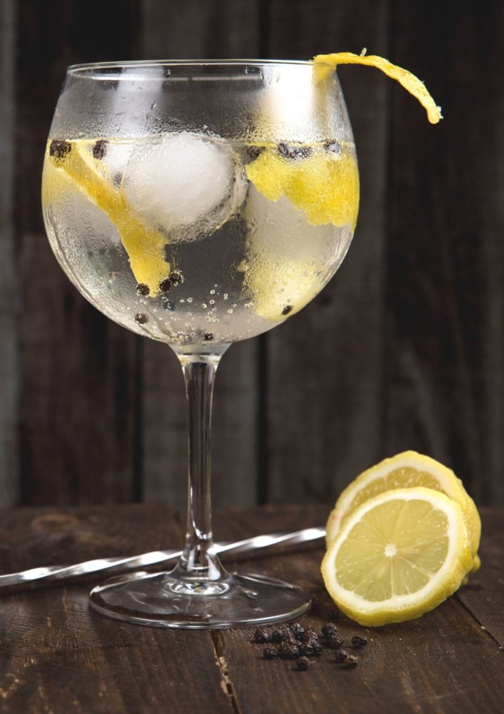 17 Most Popular Drinks in England (Alcoholic, Soft & Hot) | Day Out in ...