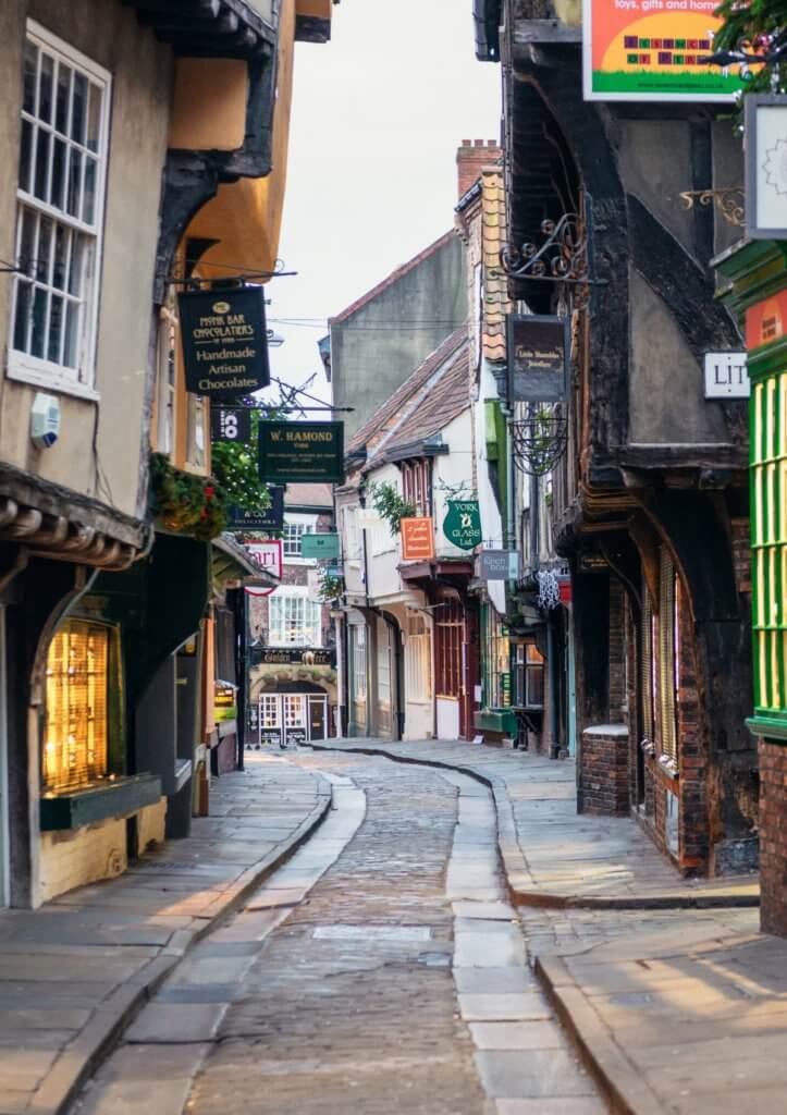 BIG Yorkshire Quiz – 50 Questions & Answers | Day Out in England