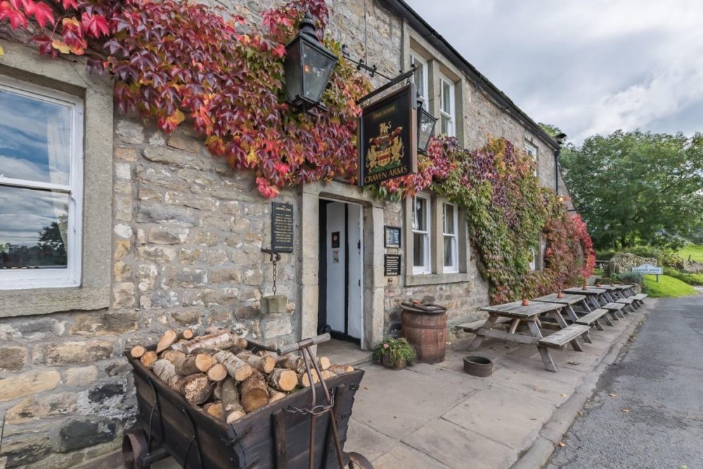 14 Best Pubs in the Yorkshire Dales You NEED a Drink At | Day Out in ...