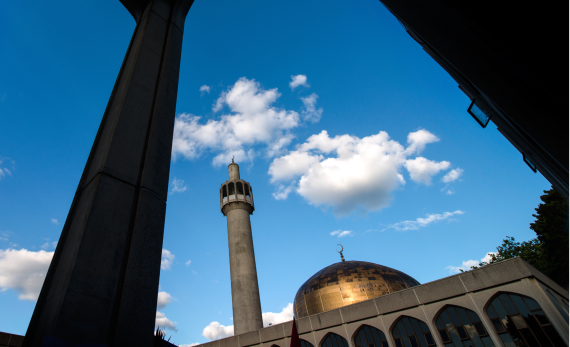 8 of the Most Impressive Mosques in England | Day Out in England