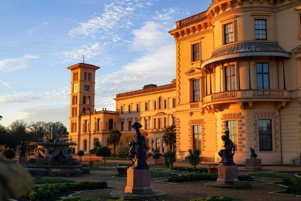 11 Most Incredible Palaces in England (in London and Beyond) | Day Out ...